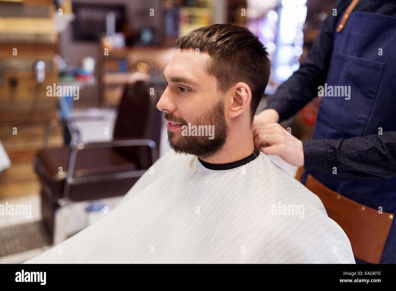 Barber shop hairdresser hi-res stock photography and images - Alamy