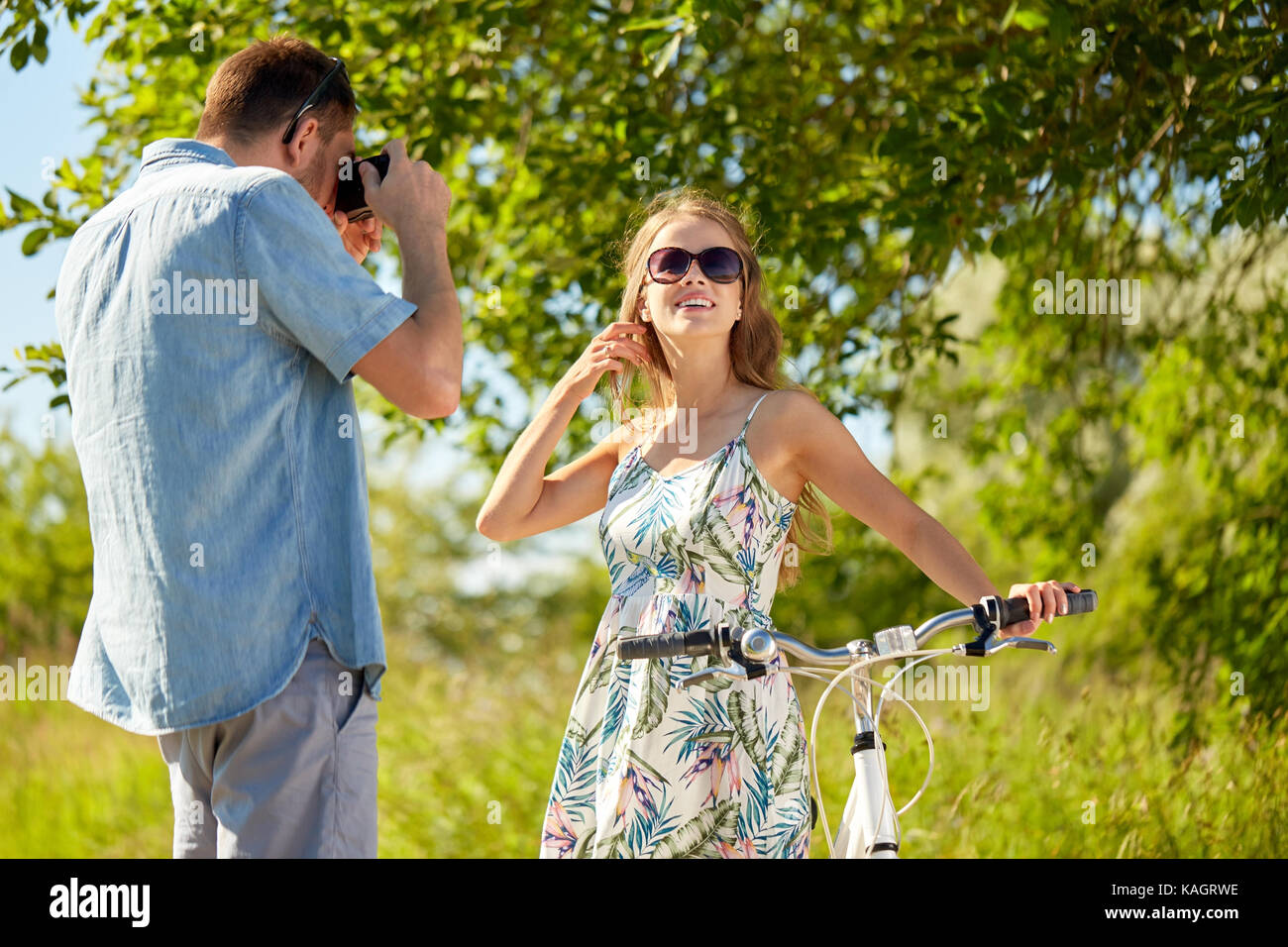 Photographing woman hi-res stock photography and images - Alamy