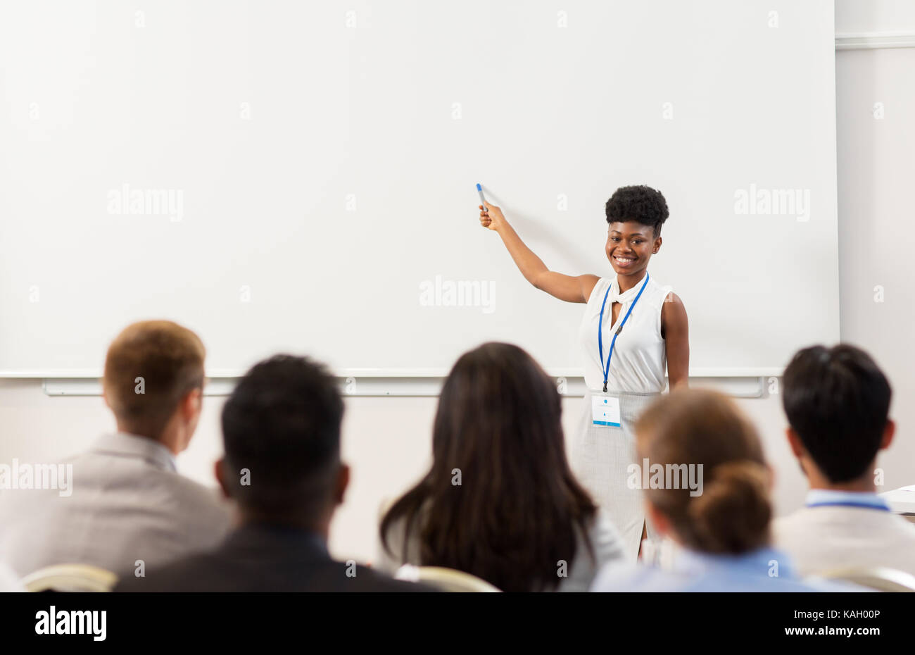 Conference screen auditorium hi-res stock photography and images - Alamy