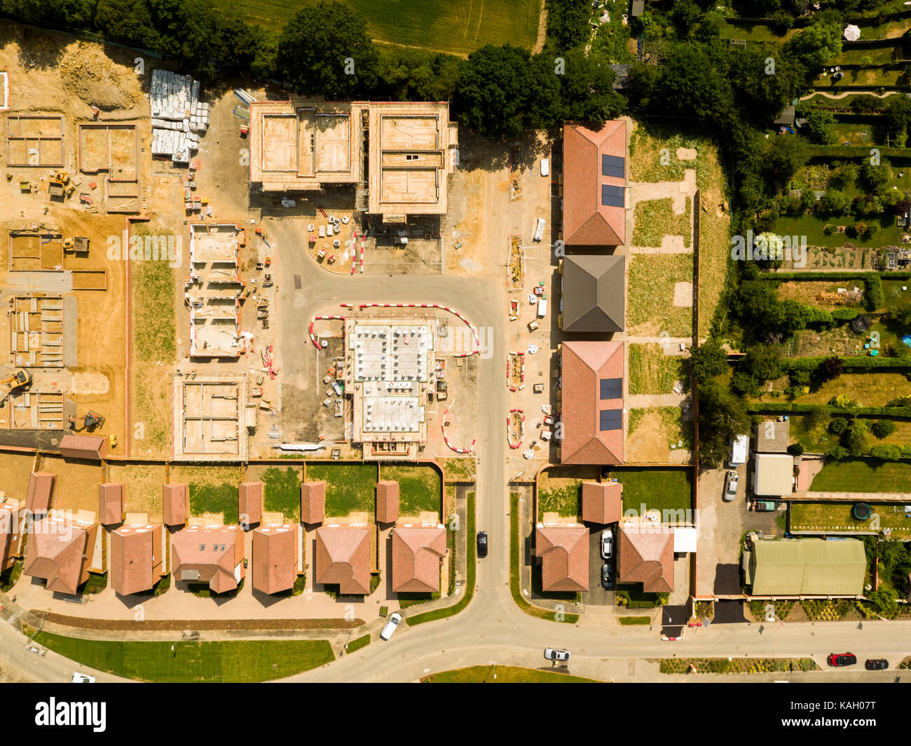 Redrow homes new housing estate hi-res stock photography and images - Alamy