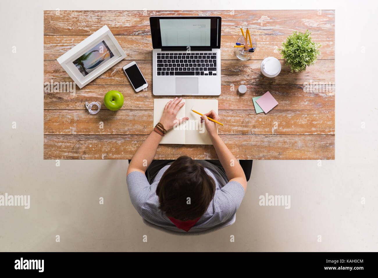 Drawing at notebook hi-res stock photography and images - Alamy