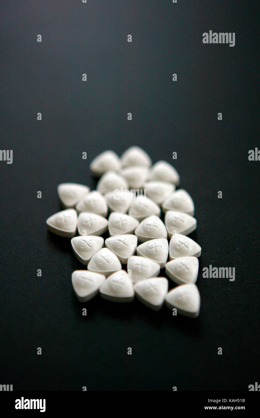 Taking ecstasy tablets hi-res stock photography and images - Alamy