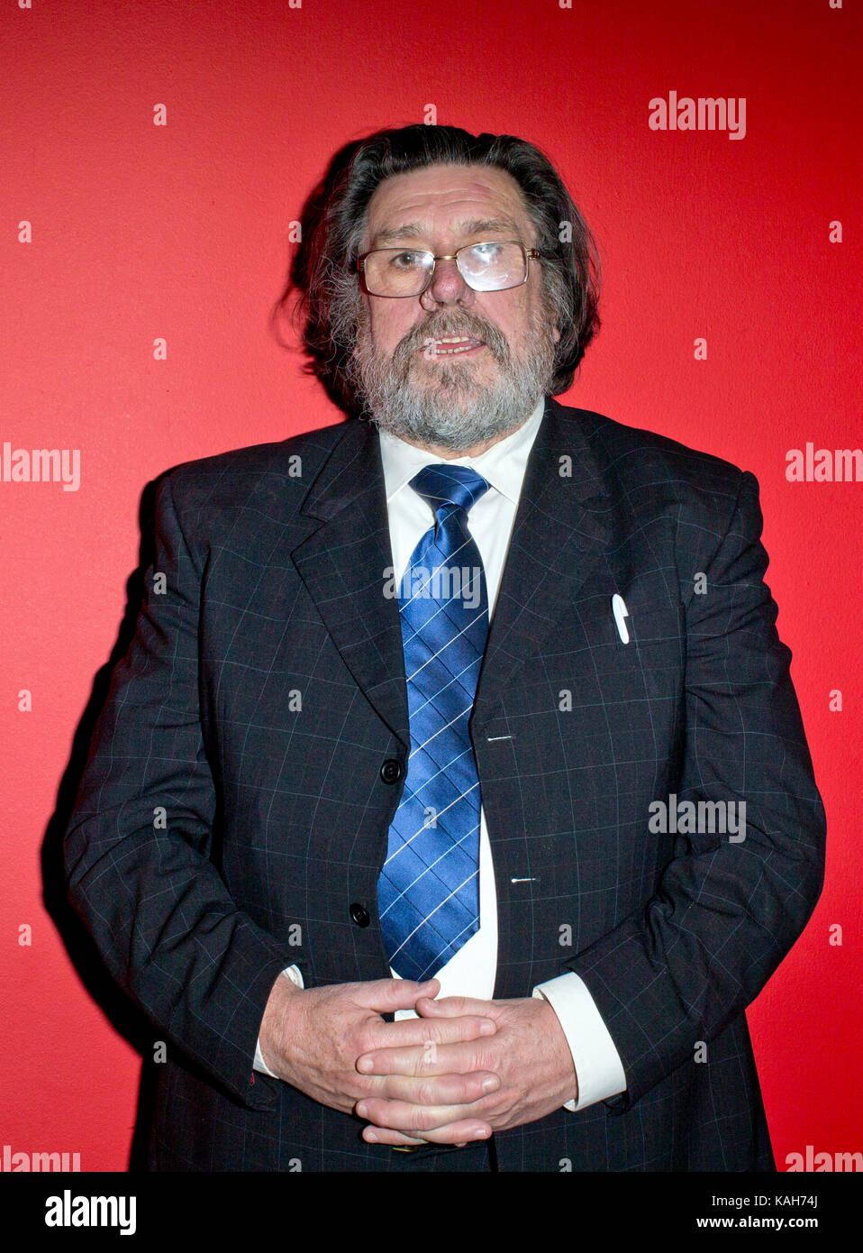 British actor Ricky Tomlinson poses for a portrait Stock Photo - Alamy