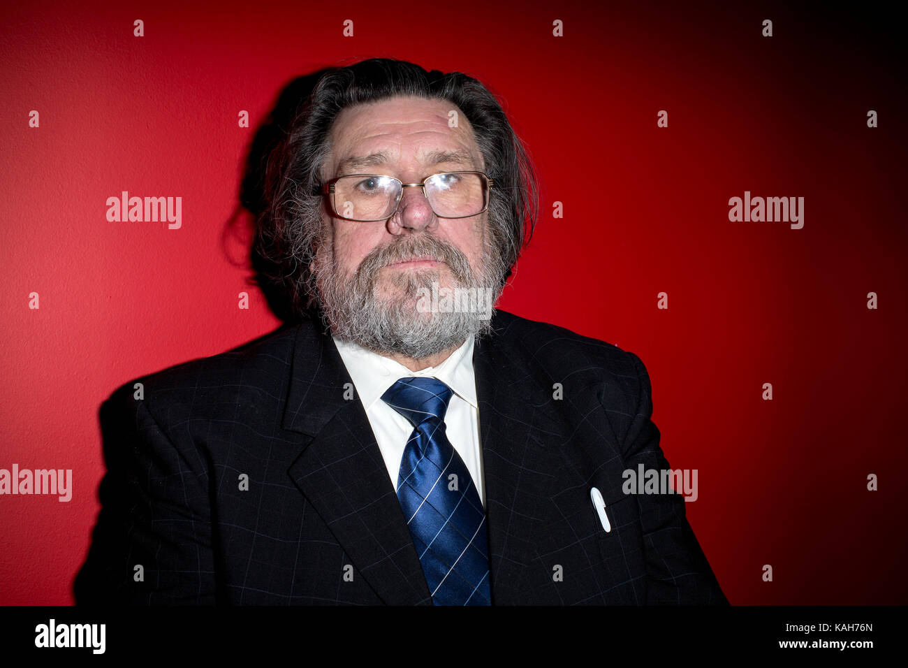 British actor Ricky Tomlinson poses for a portrait. April 2013 Stock ...