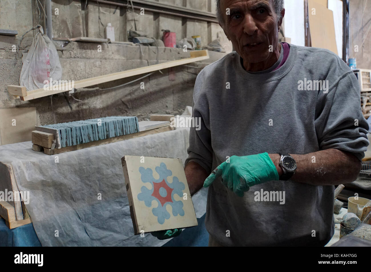 Clay work clay tile art hi-res stock photography and images - Alamy