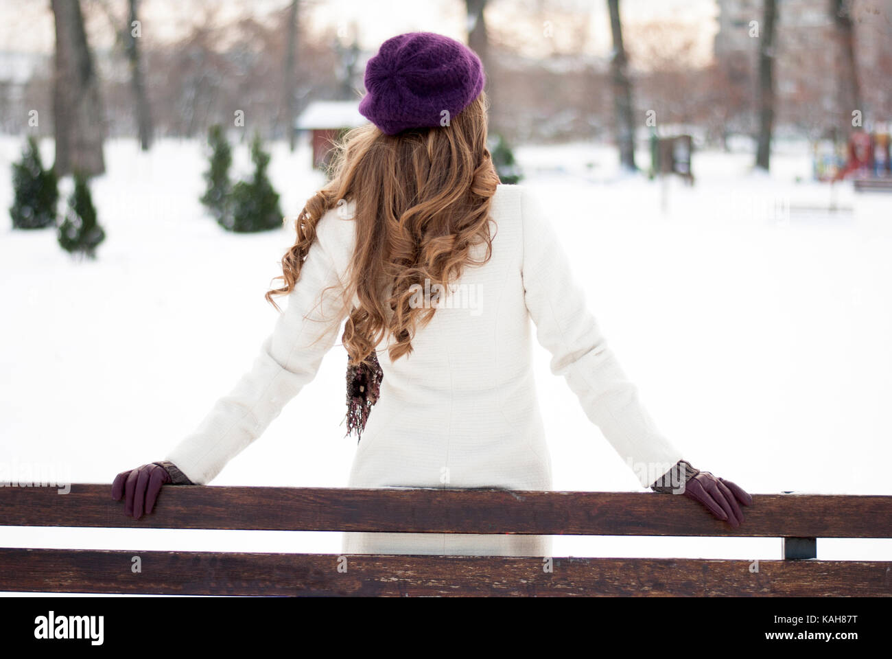 young woman with long hair photographed from behind Stock Photo - Alamy