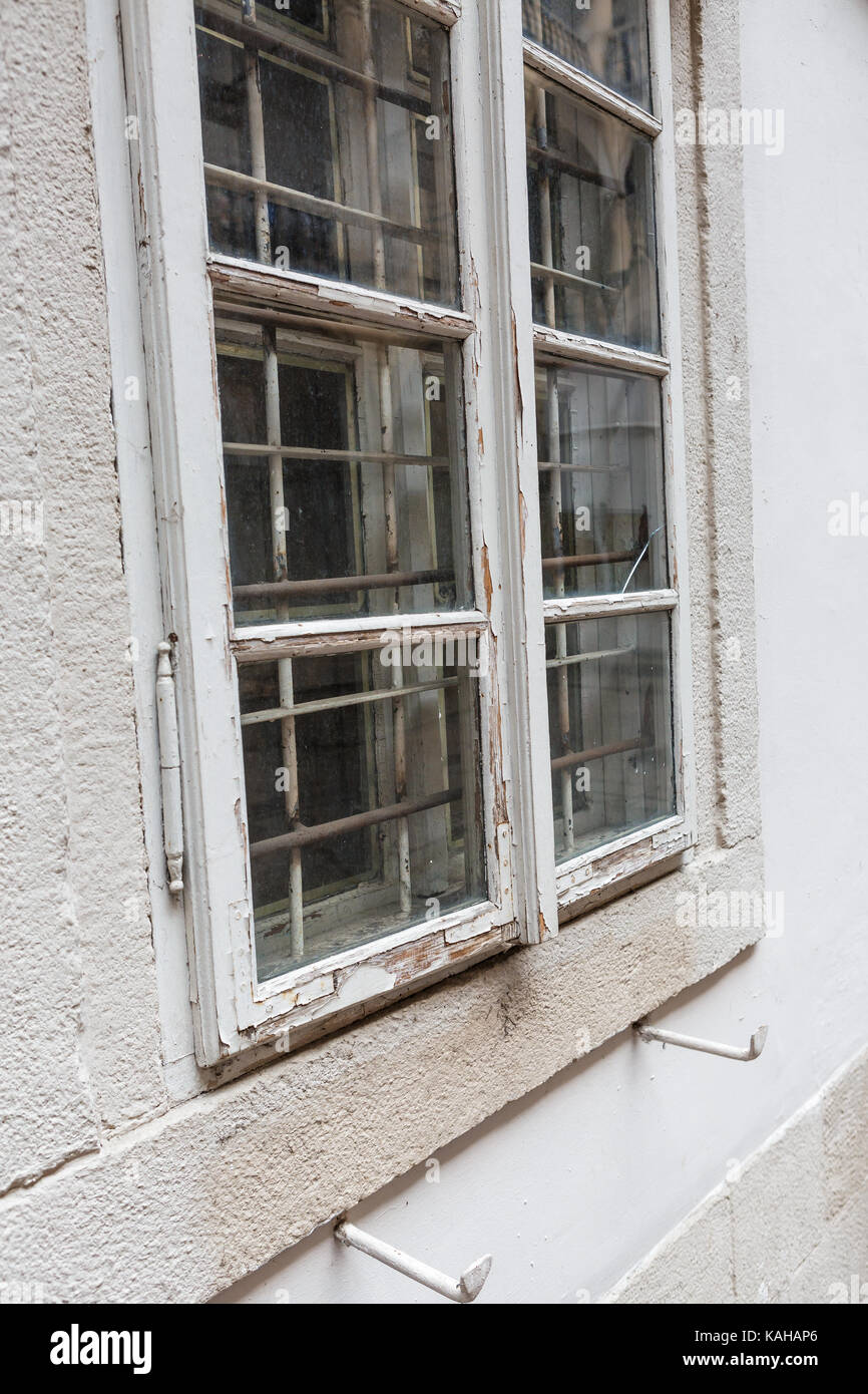old metal lattice window in the wall Stock Photo - Alamy