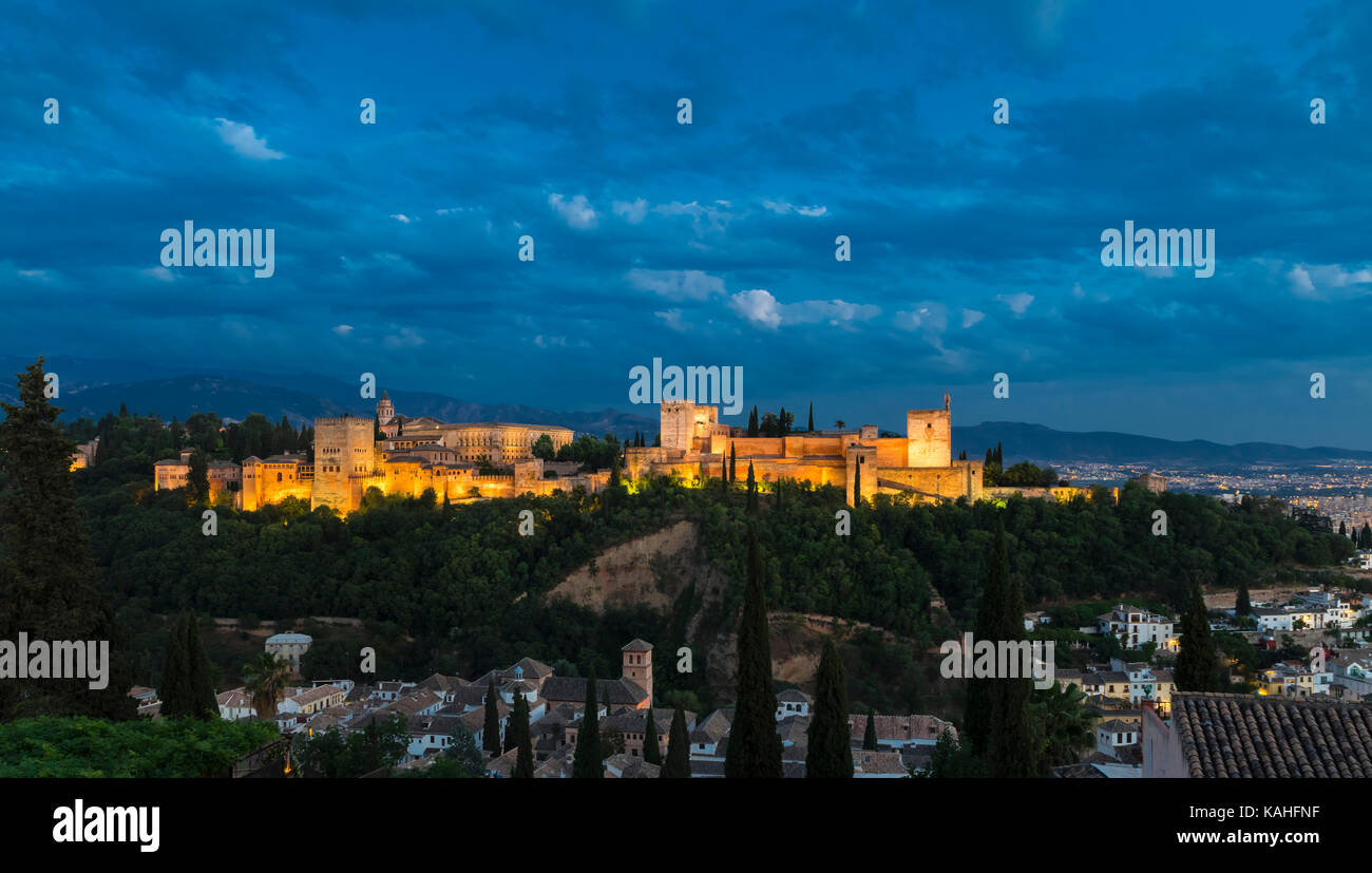 Evening light, Alhambra, Granada, UNESCO World Heritage Site, Andalusia ...