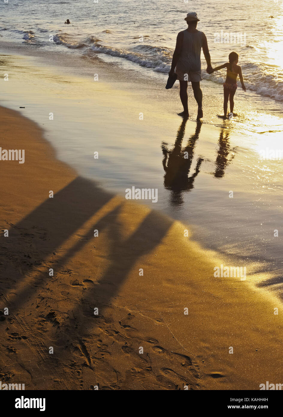 Wandering on the beach hi-res stock photography and images - Alamy