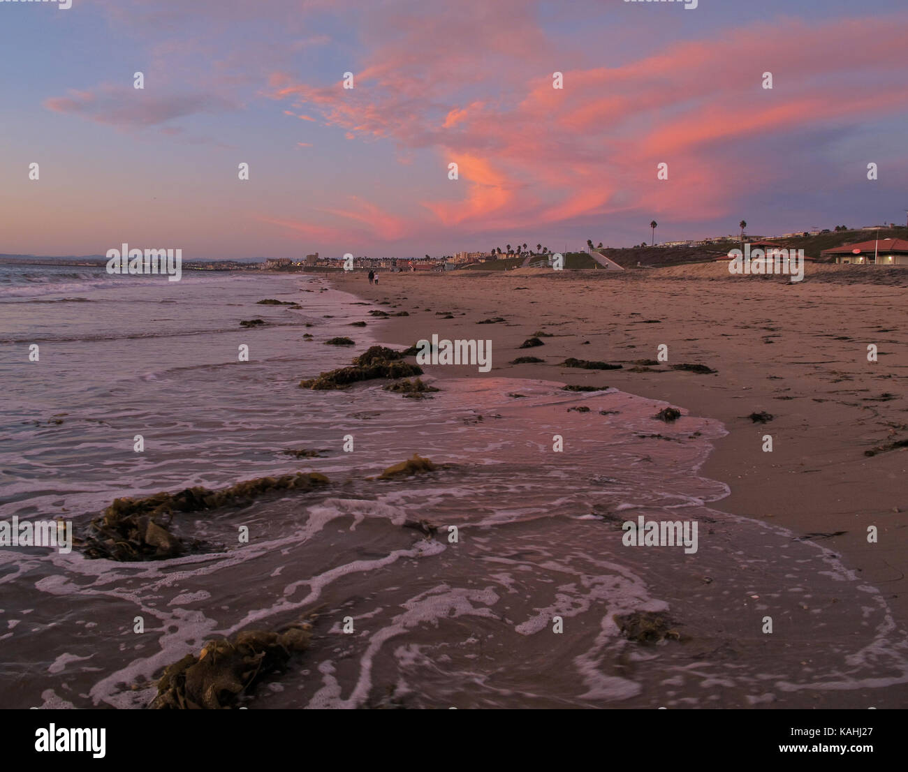 Los angeles beach ocean pink sky hi-res stock photography and images ...