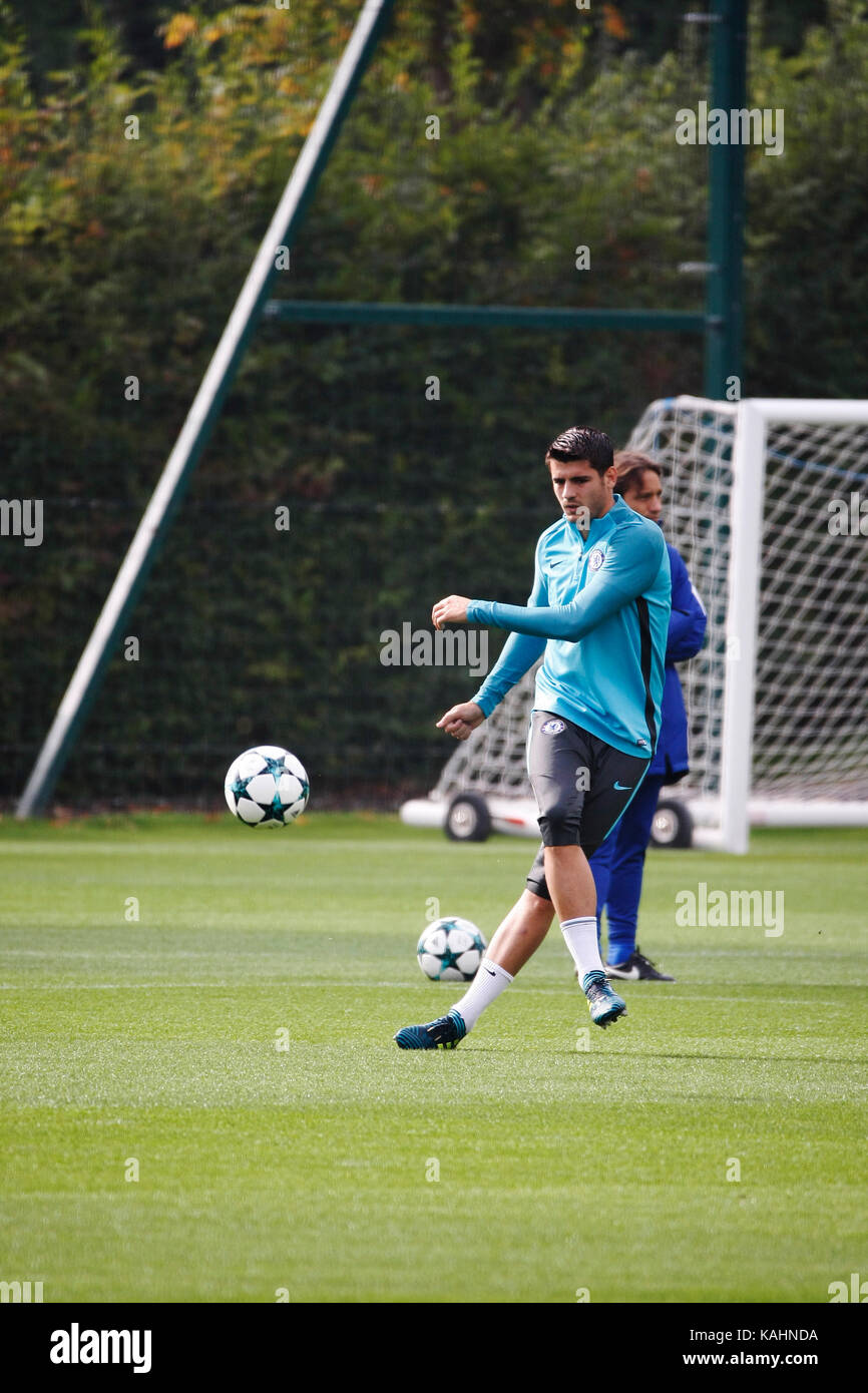 Chelsea fc 2016 hi-res stock photography and images - Alamy