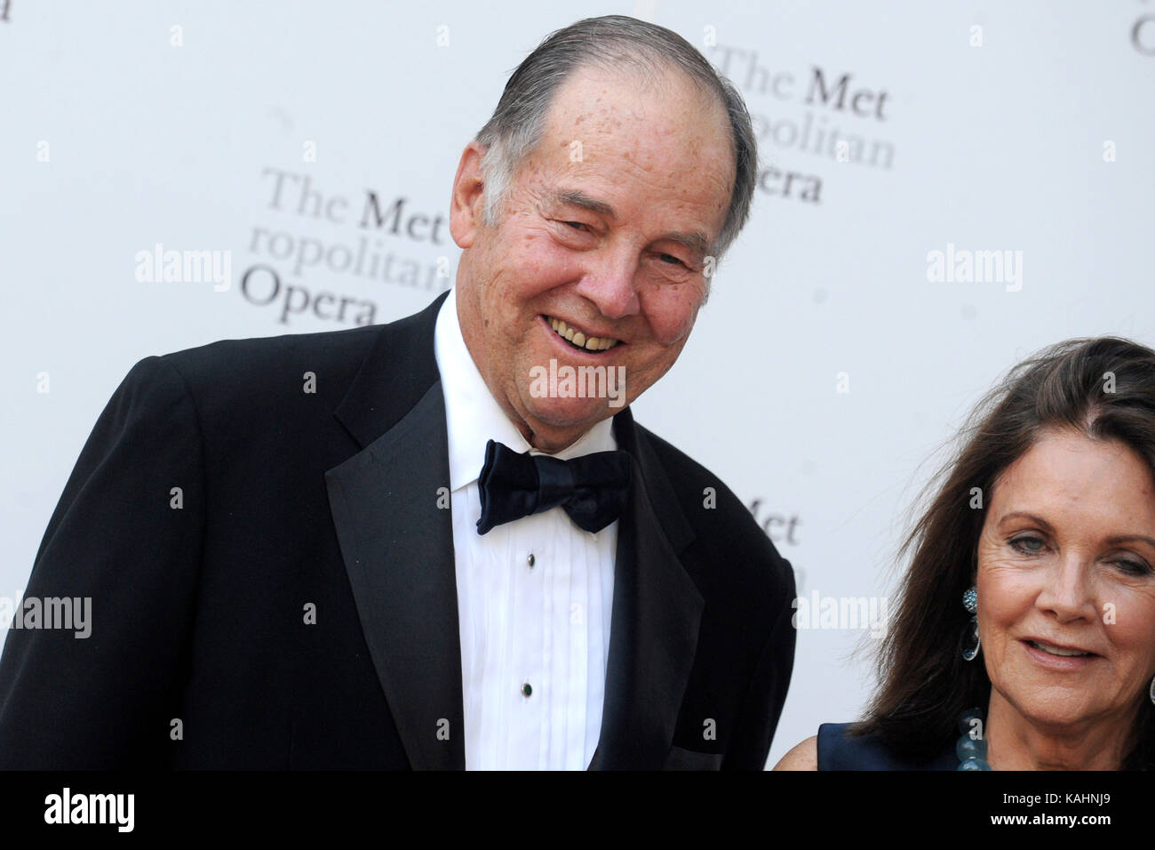 Thomas Kean and Susan Braddock attend the 2017 Metropolitan Opera ...