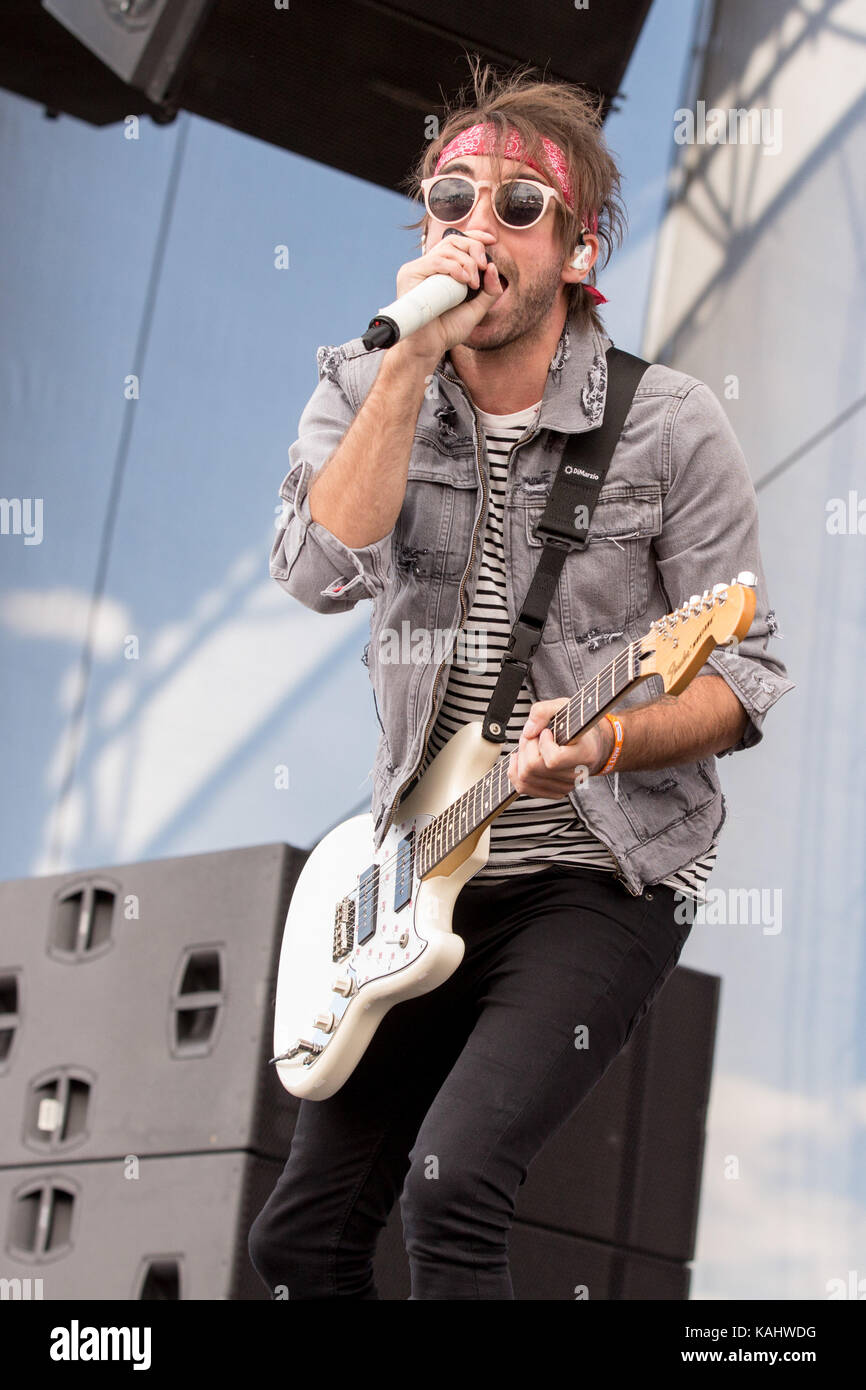 Las Vegas, Nevada, USA. 23rd Sep, 2017. ALEX GASKARTH of All Time Low ...