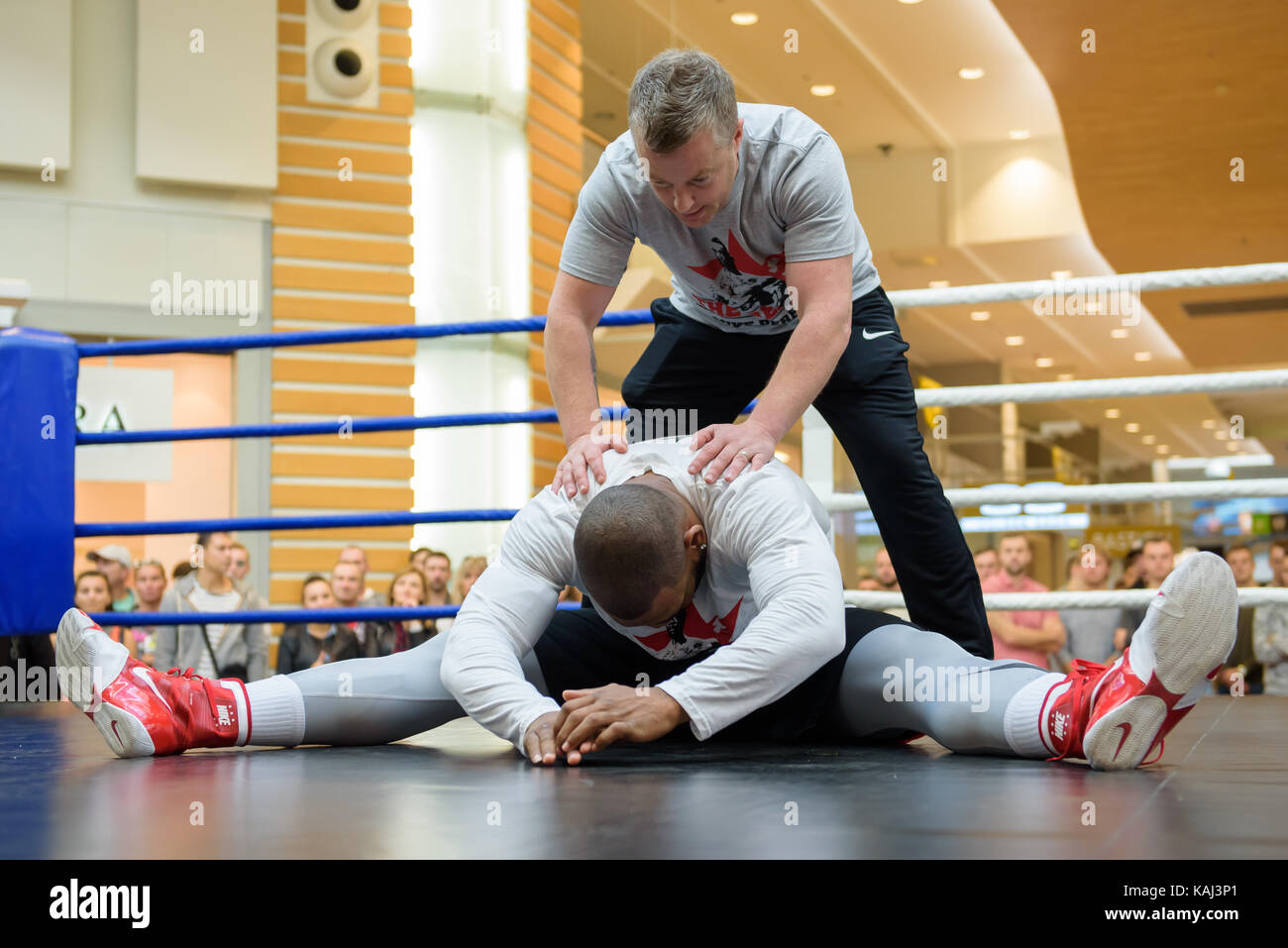 Riga, Latvia. 26th Sep, 2017. Public boxing training before The World ...
