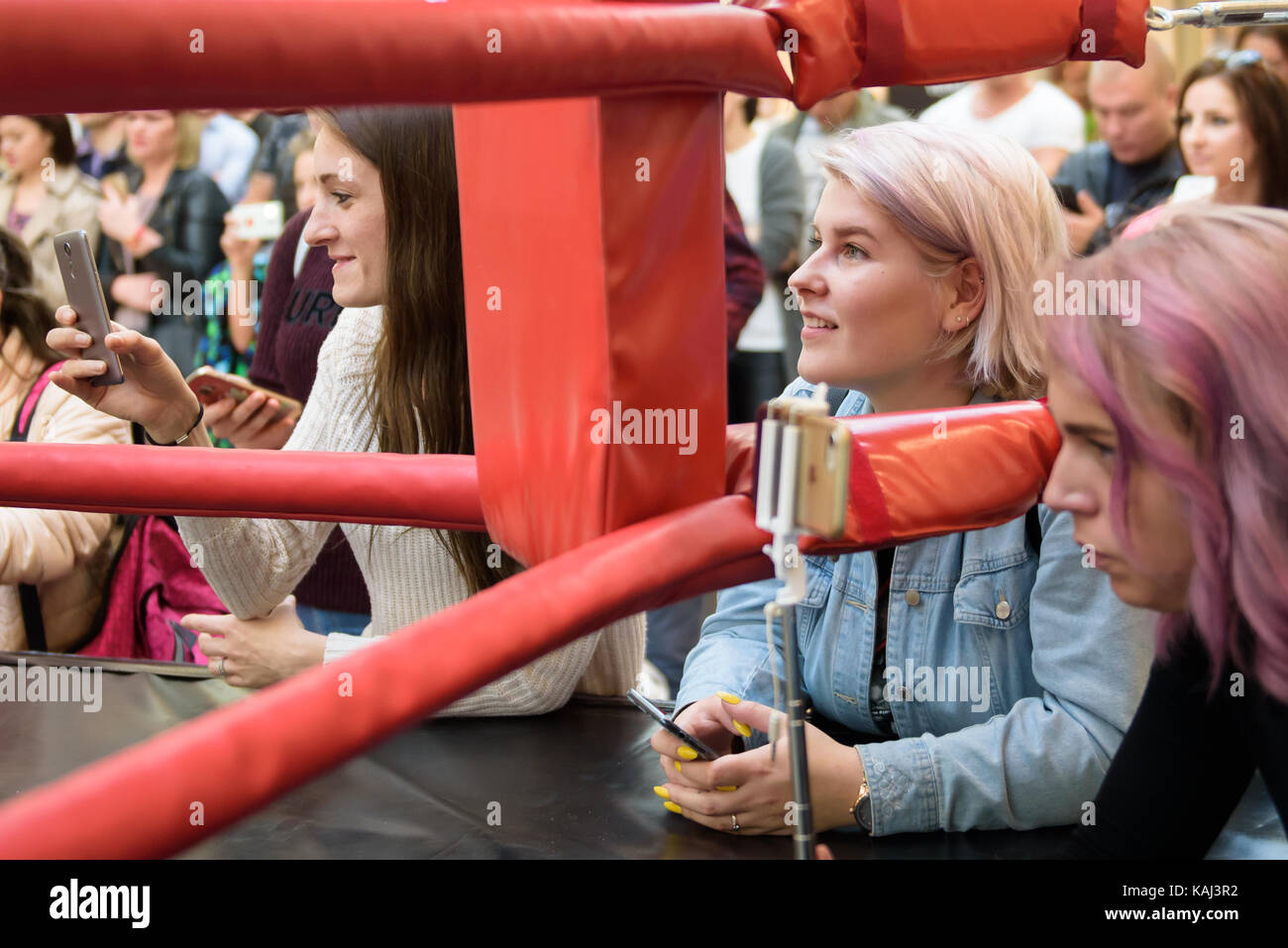 Riga, Latvia. 26th Sep, 2017. Public boxing training before The World ...