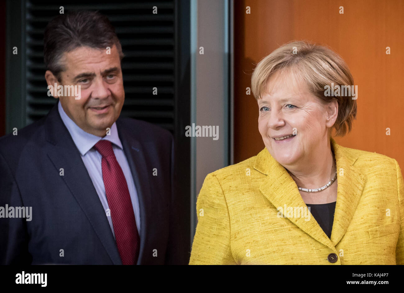 Laughing german chancellor angela merkel hi-res stock photography and ...