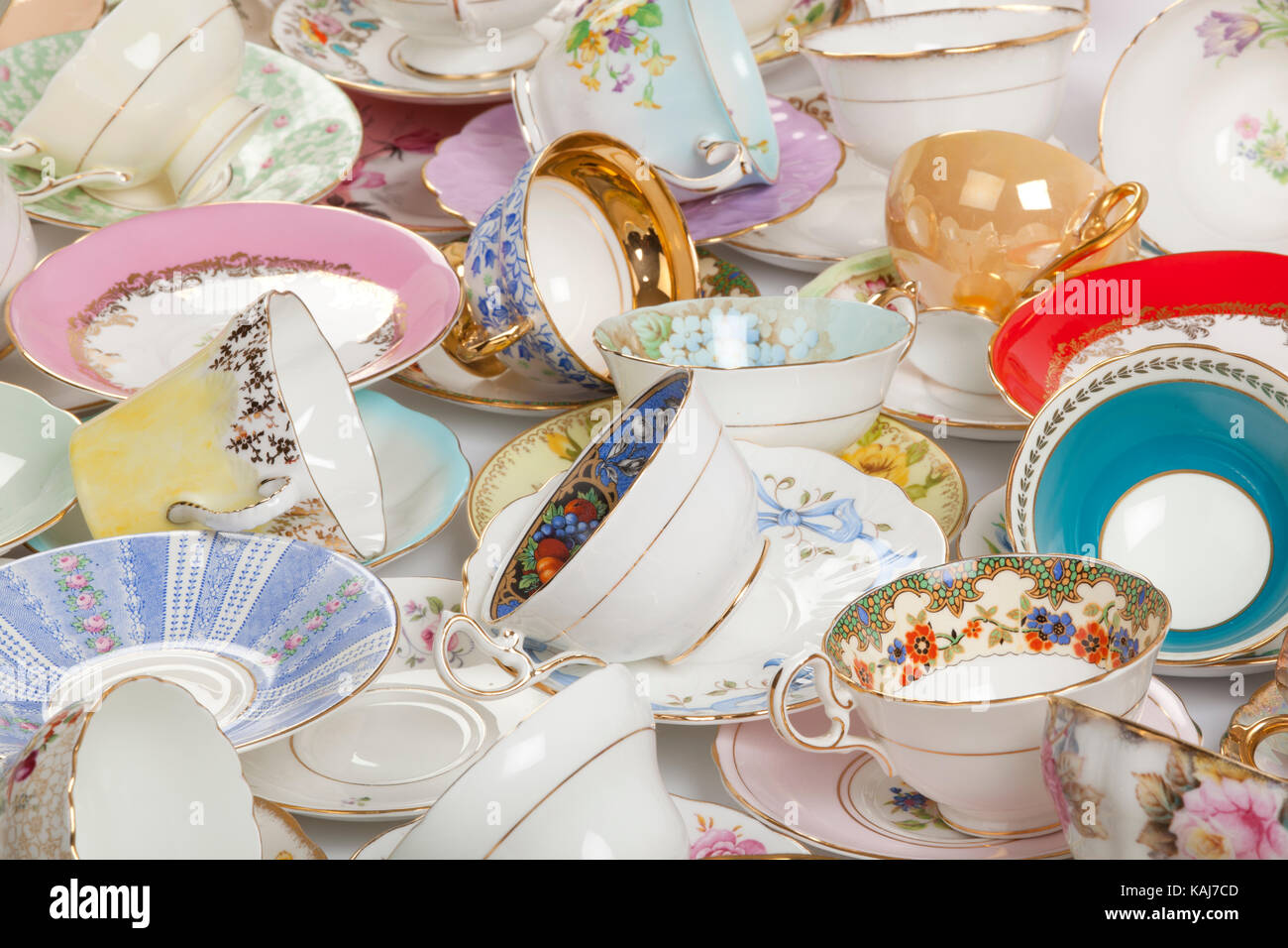 Antique british pottery porcelain hi-res stock photography and images ...