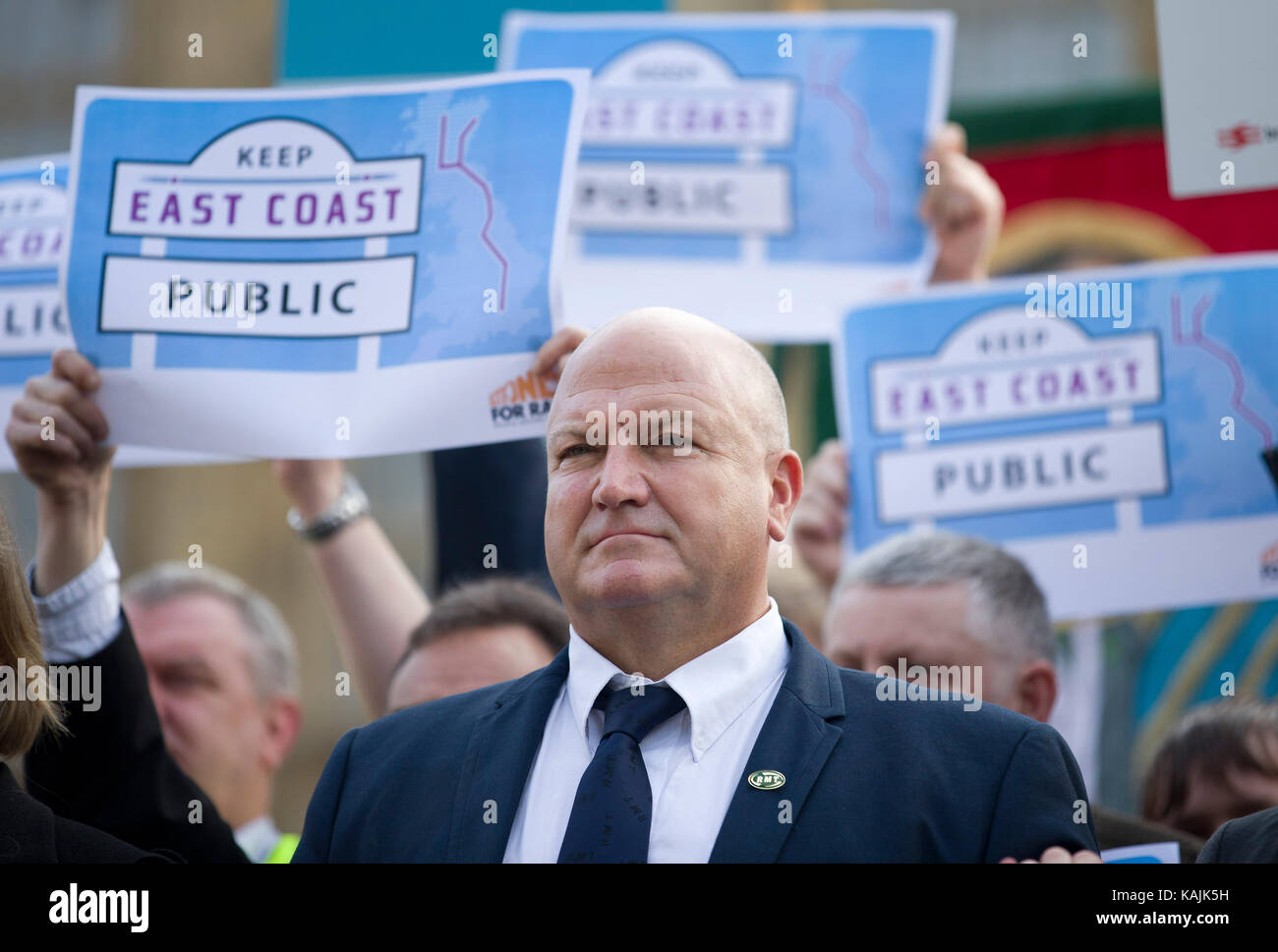Bob Crow RMT joins campaigners calling for the re-nationalisation of ...
