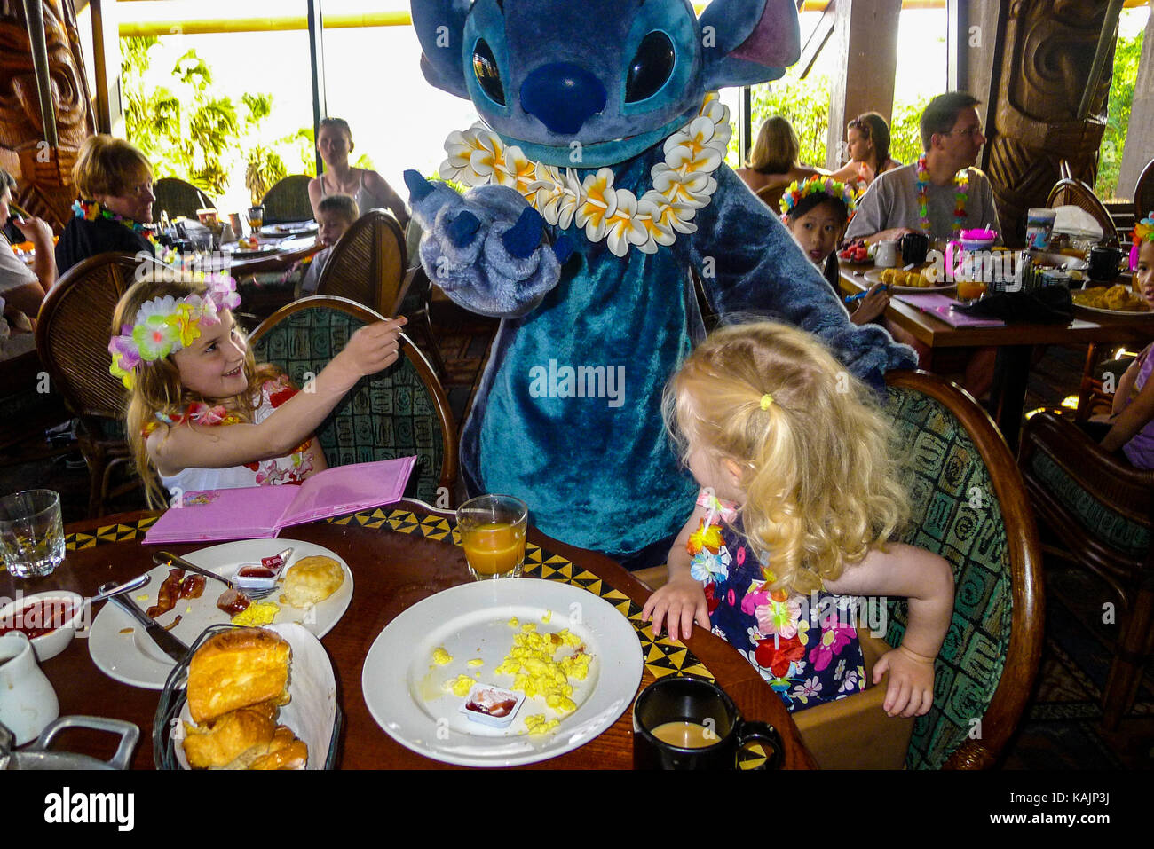 Lilo and stitch hi-res stock photography and images - Alamy