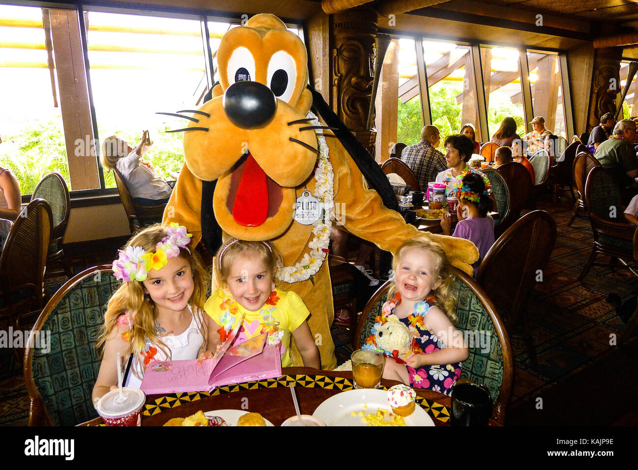 Disney world characters hi-res stock photography and images - Alamy