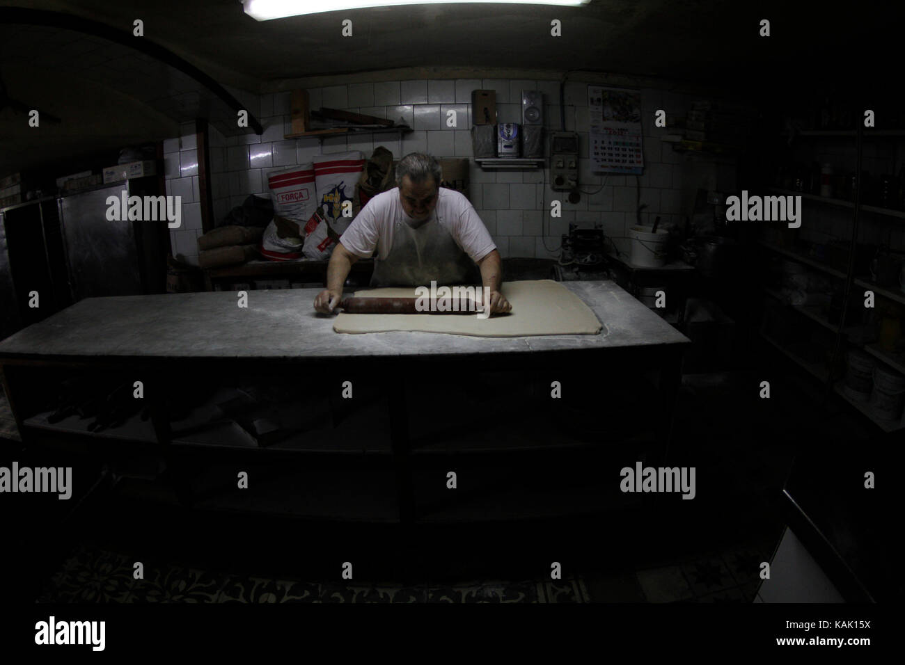 baker at work Stock Photo - Alamy