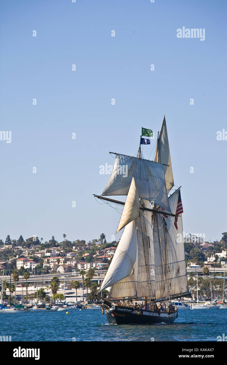 Tall ship lynx hi-res stock photography and images - Alamy