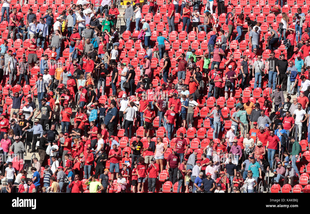 fans at stadium Stock Photo - Alamy