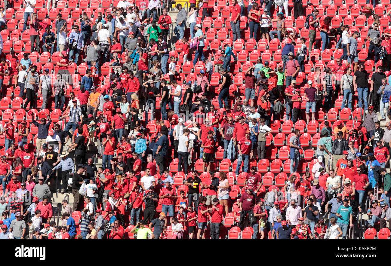 fans at stadium Stock Photo - Alamy