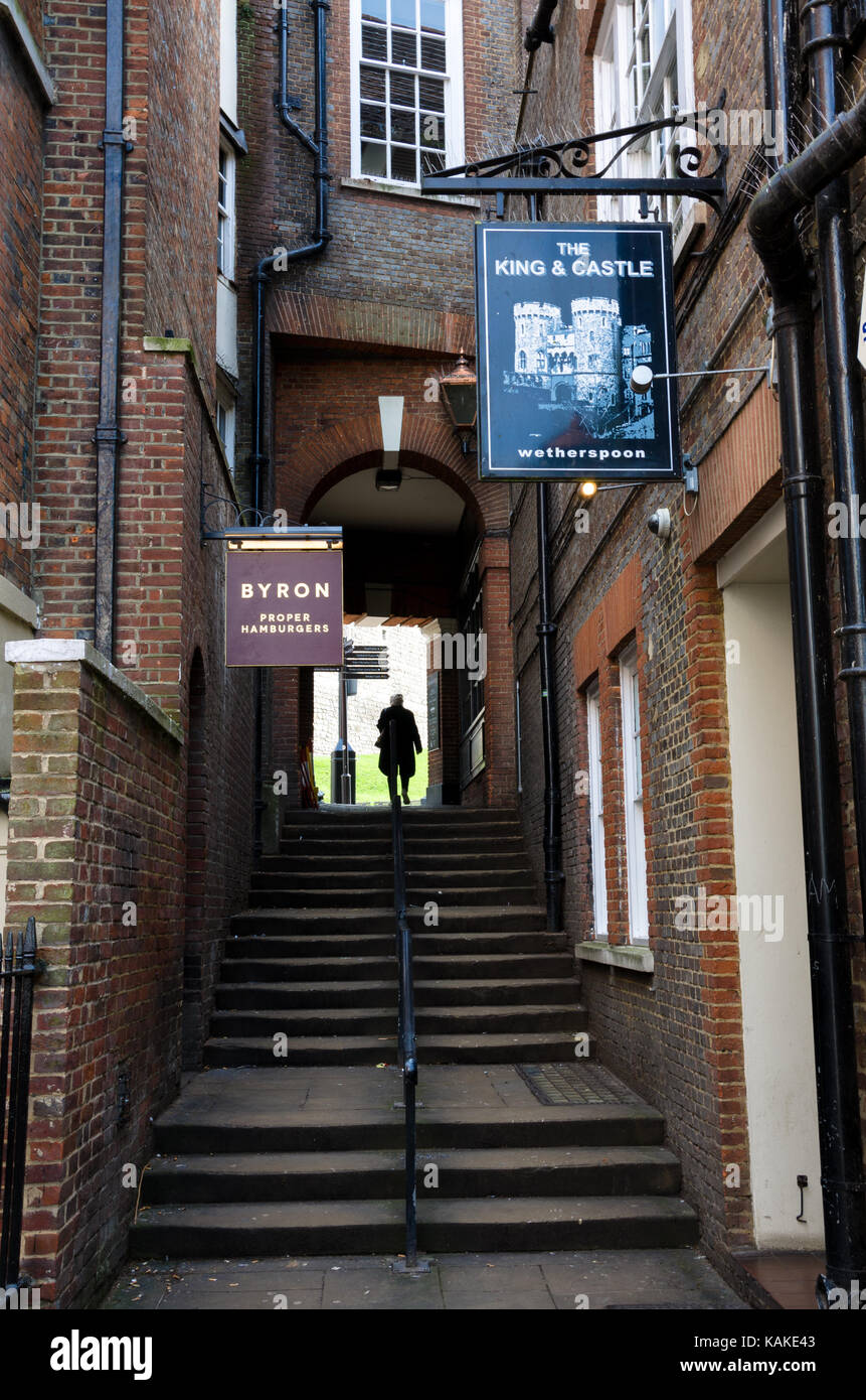Alleyway alley steps hi-res stock photography and images - Alamy