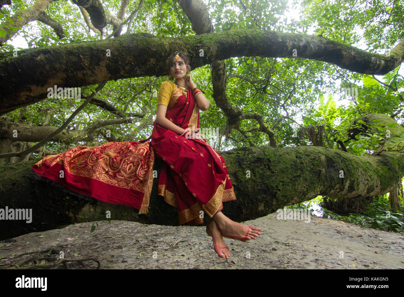 Female Girl Banyan High Resolution Stock Photography and Images - Alamy