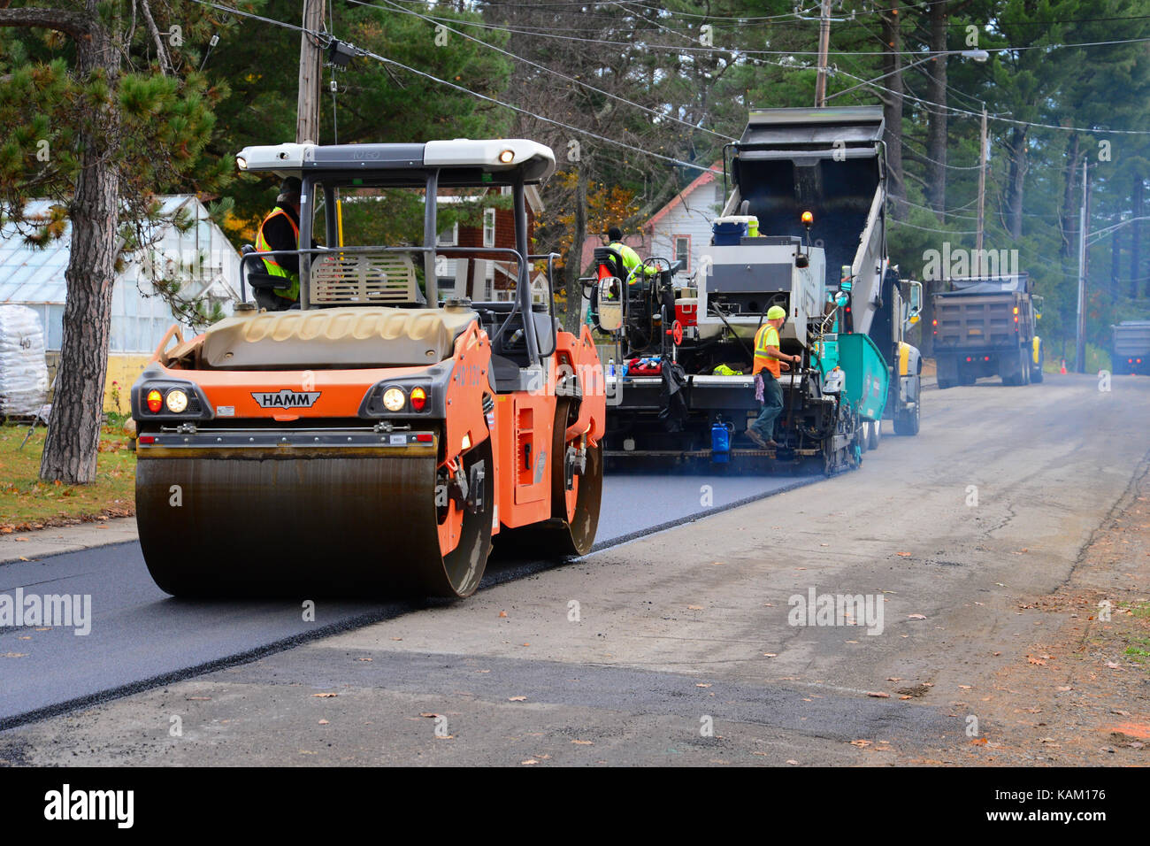 Street paving crew hi-res stock photography and images - Alamy
