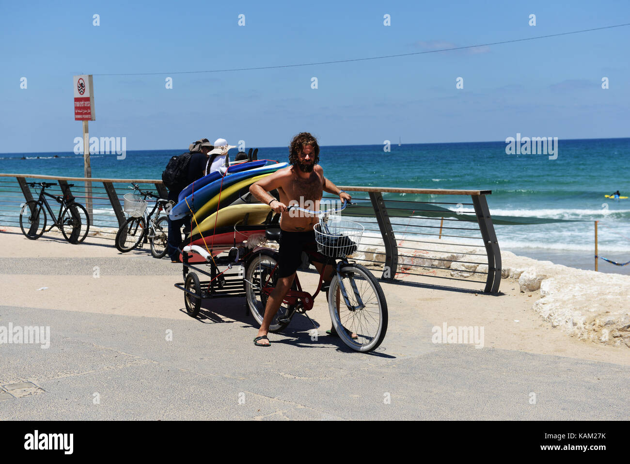 Transporting surfboard hi-res stock photography and images - Alamy