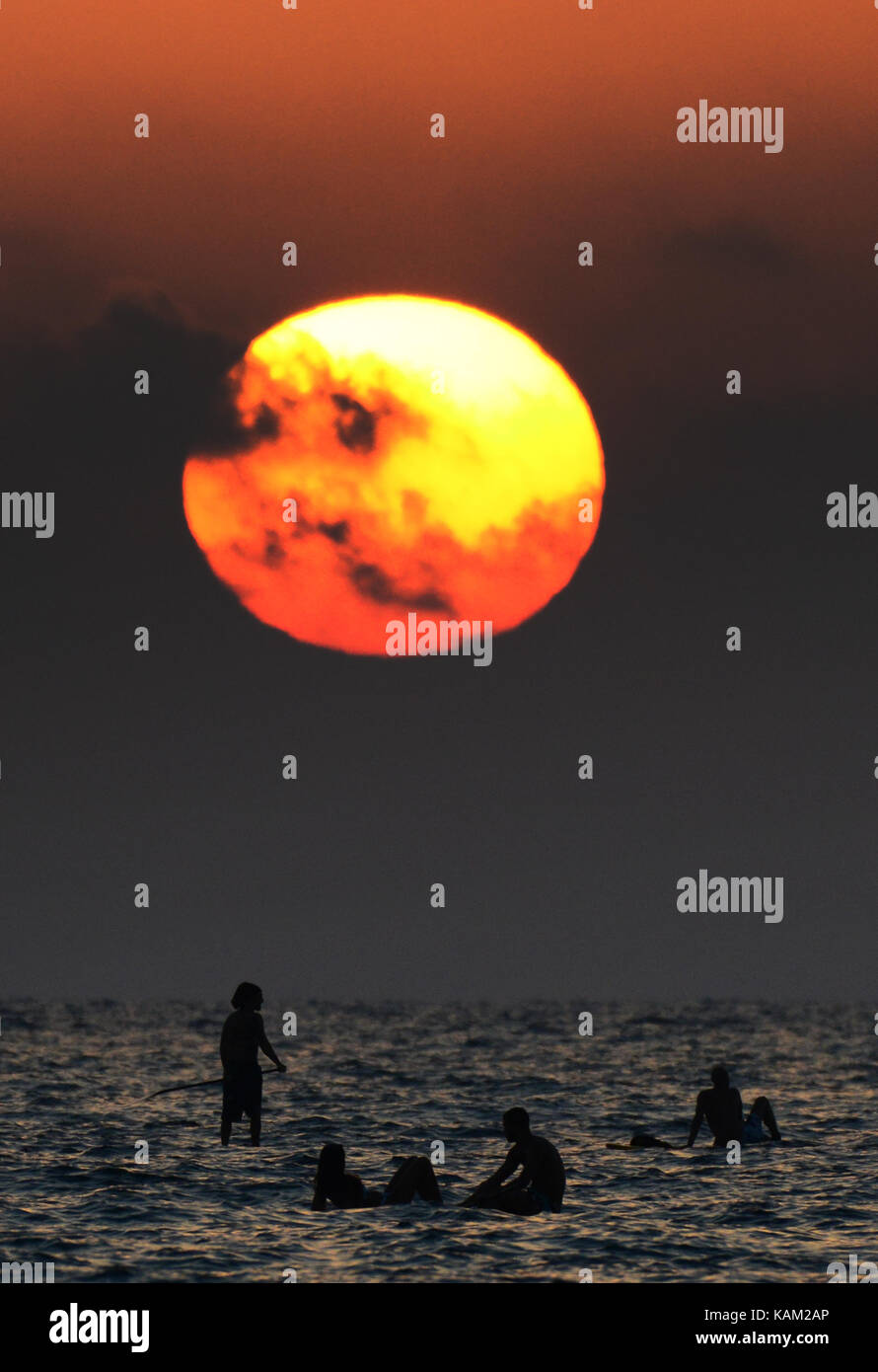 A beautiful sunset in Tel-Aviv, Israel Stock Photo - Alamy