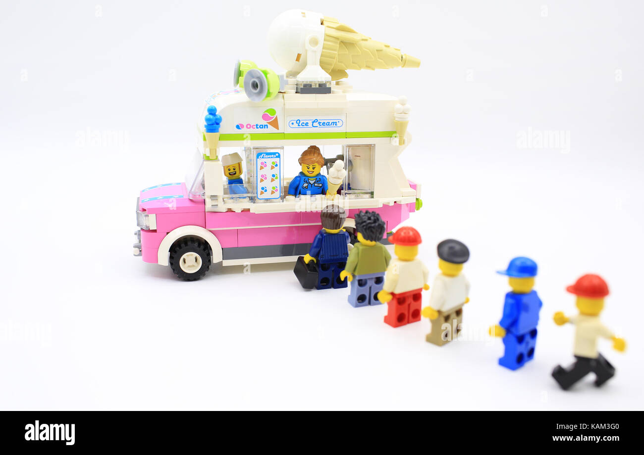 Custom van hi-res stock photography and images - Alamy