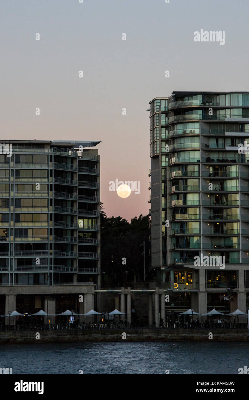 Full moon sydney hi-res stock photography and images - Alamy