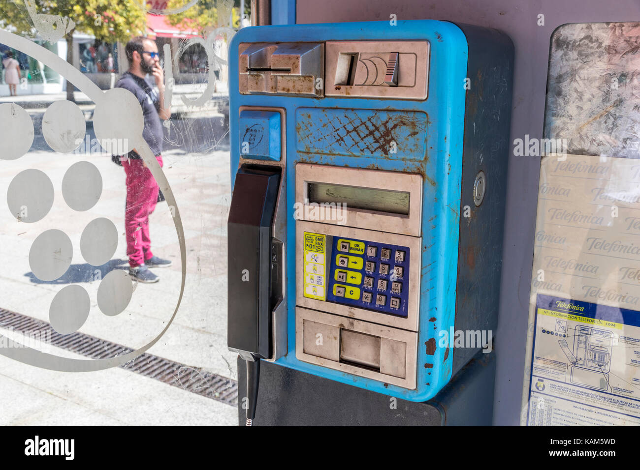 Broken telephone boxes High Resolution Stock Photography and Images - Alamy