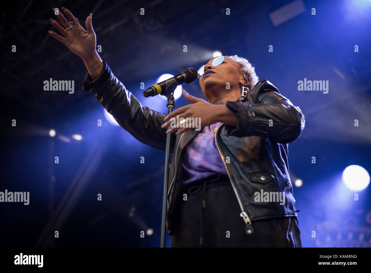 Emeli sande show hi-res stock photography and images - Alamy