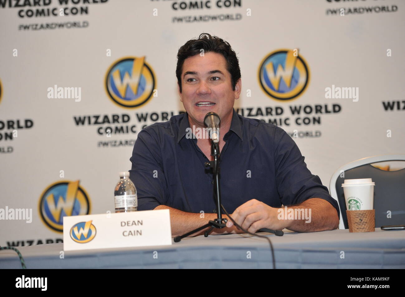 Wizard World Chicago Comic-Con at Donald E. Stephens Convention Center ...