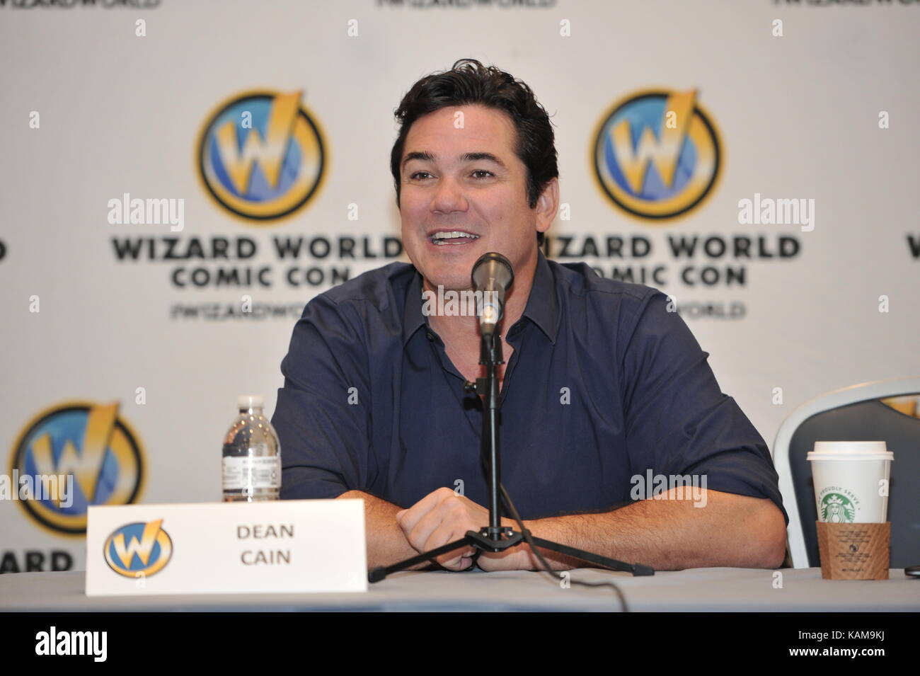 Wizard World Chicago Comic-Con at Donald E. Stephens Convention Center ...