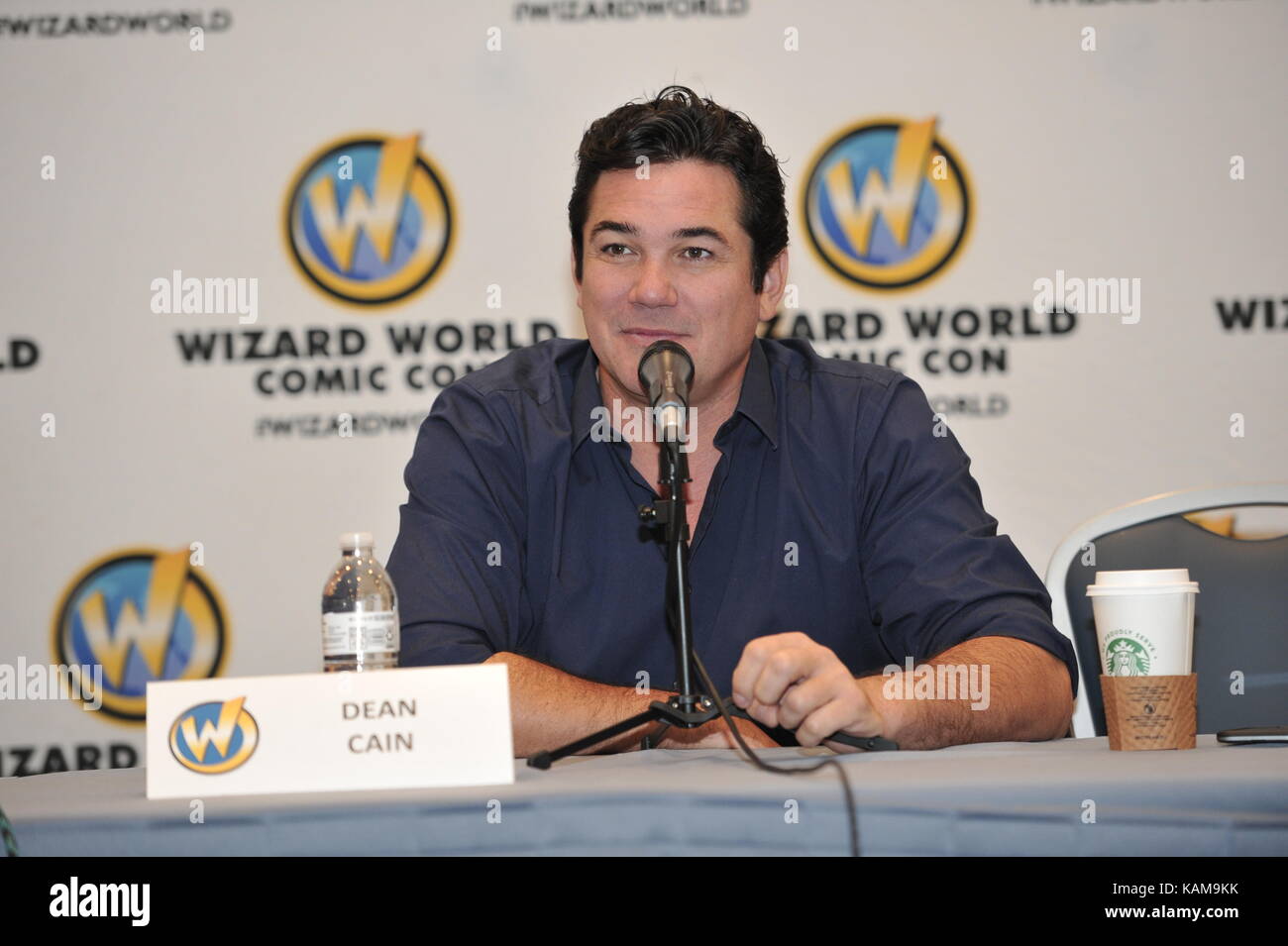 Wizard World Chicago Comic-Con at Donald E. Stephens Convention Center ...