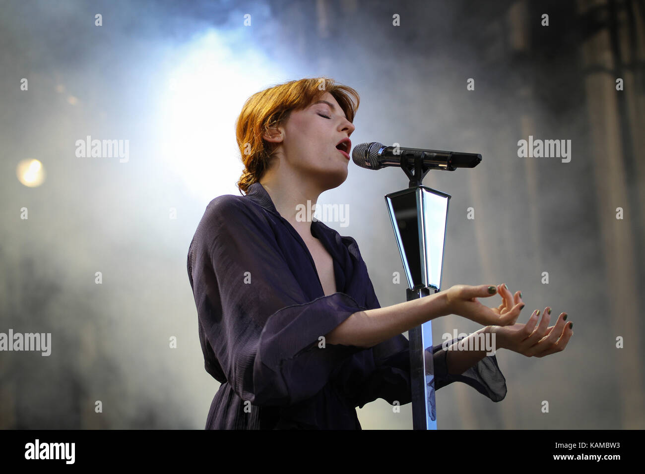 Machine pictured hi-res stock photography and images - Alamy