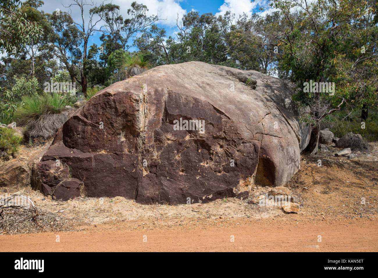 Dark brown rocks hi-res stock photography and images - Alamy