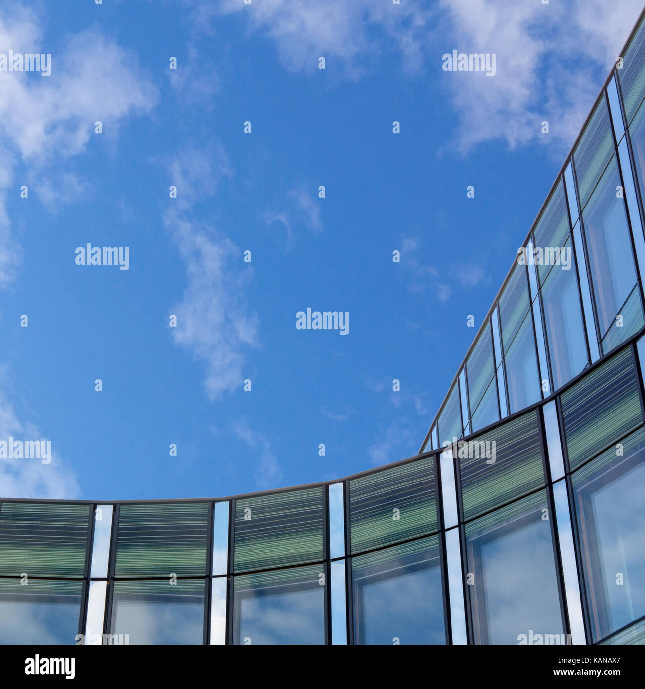 Sun reflection on windows hi-res stock photography and images - Alamy