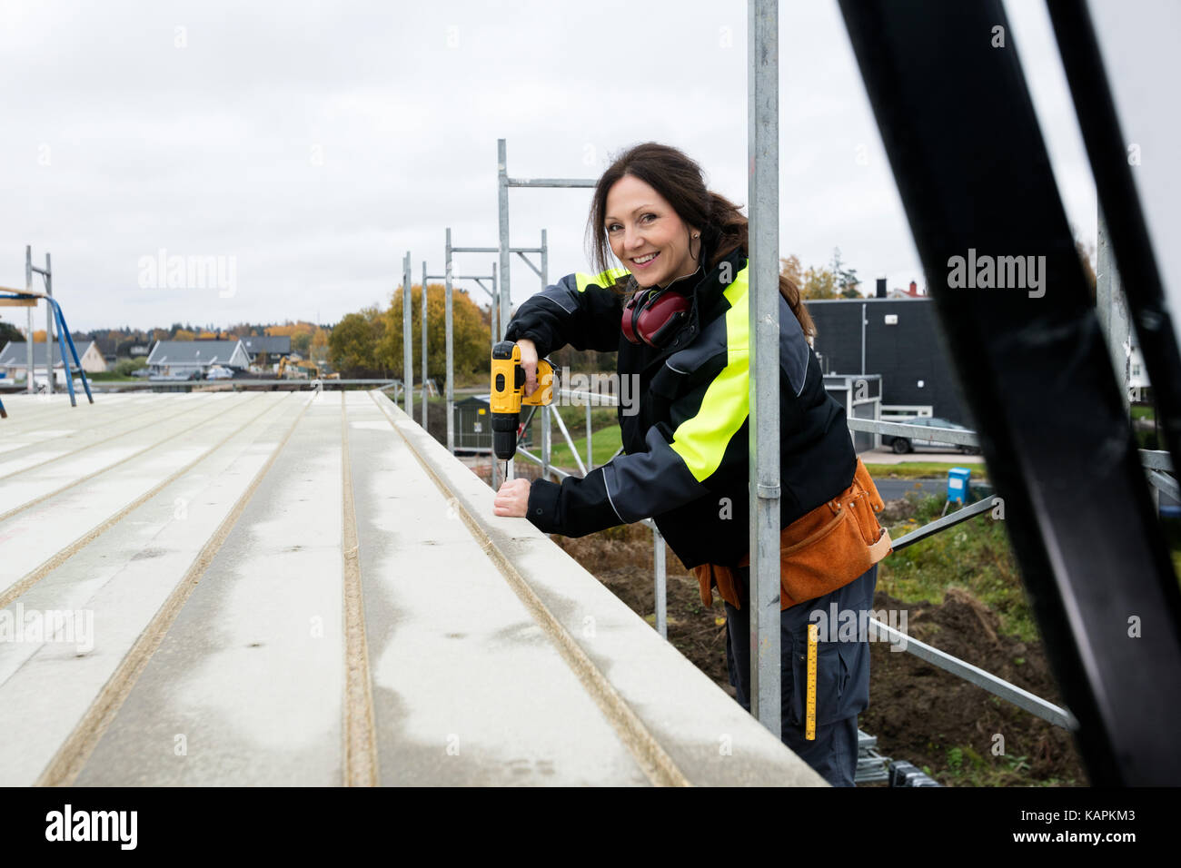 Female construction worker hi-res stock photography and images - Alamy