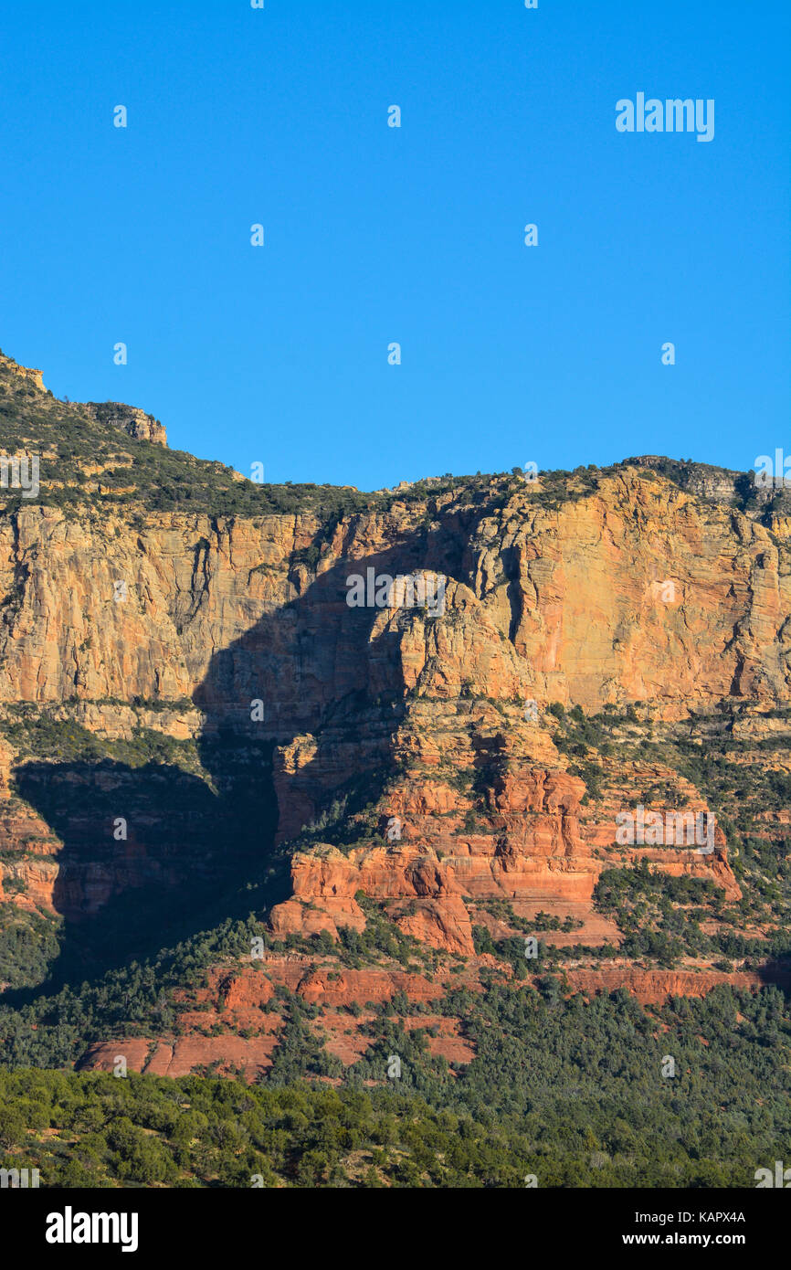 Towering sandstone cliffs in Sedona Arizona Stock Photo - Alamy