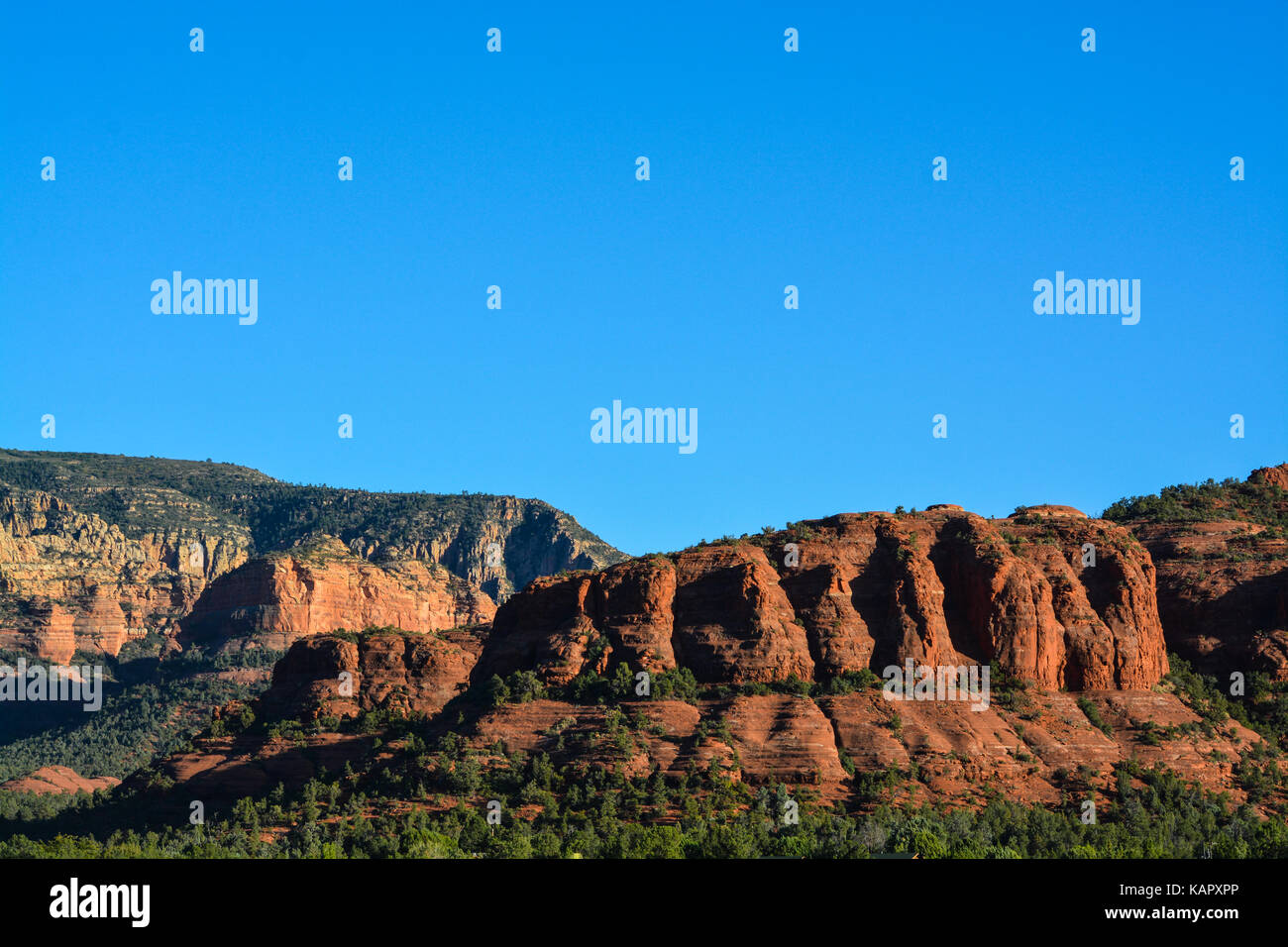Towering sandstone cliffs in Sedona Arizona Stock Photo - Alamy