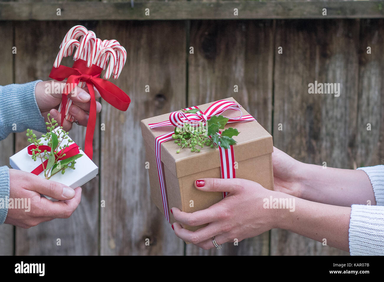 Exchanging gifts hi-res stock photography and images - Alamy