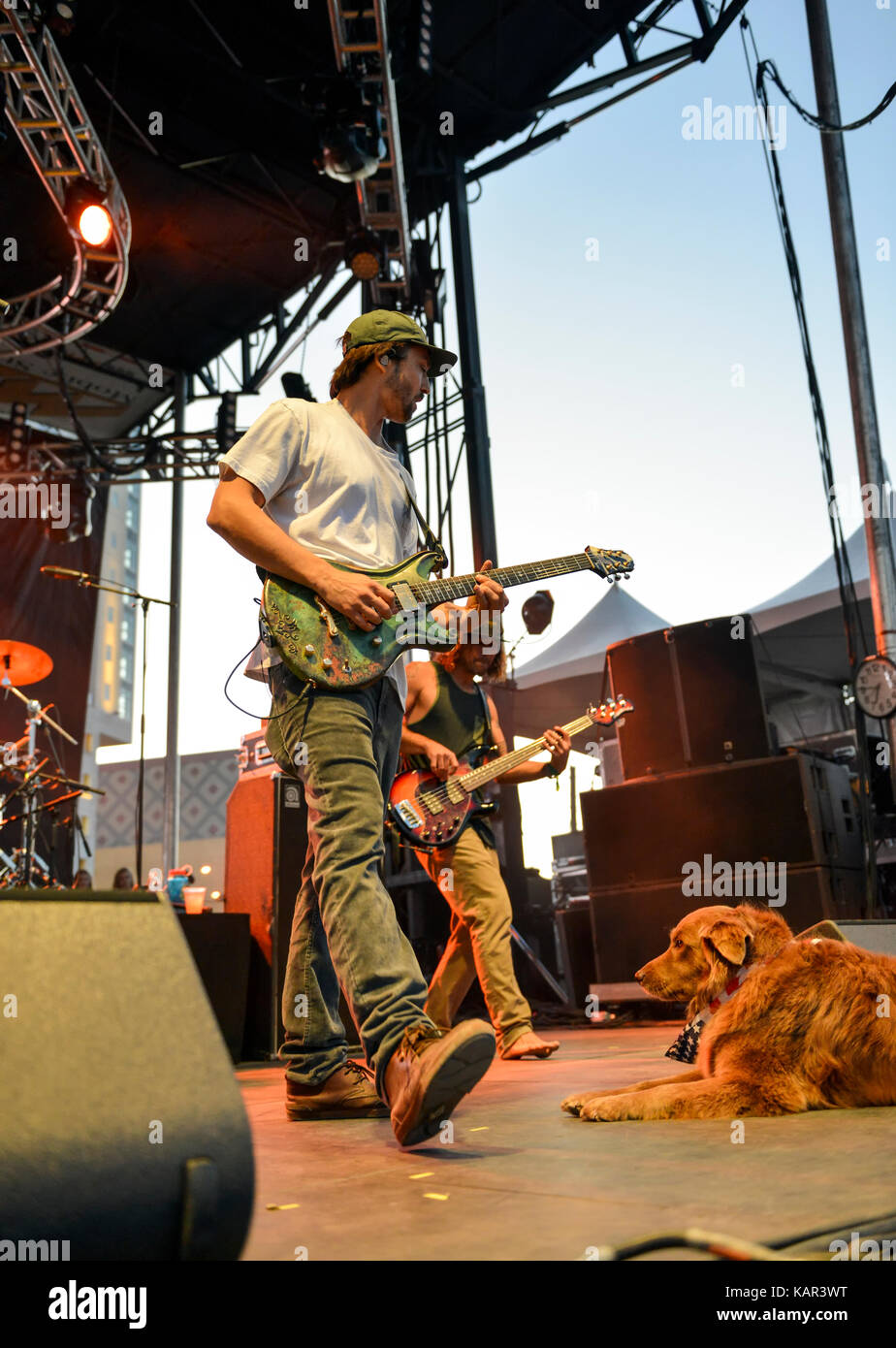 The band stick figure hi-res stock photography and images - Alamy