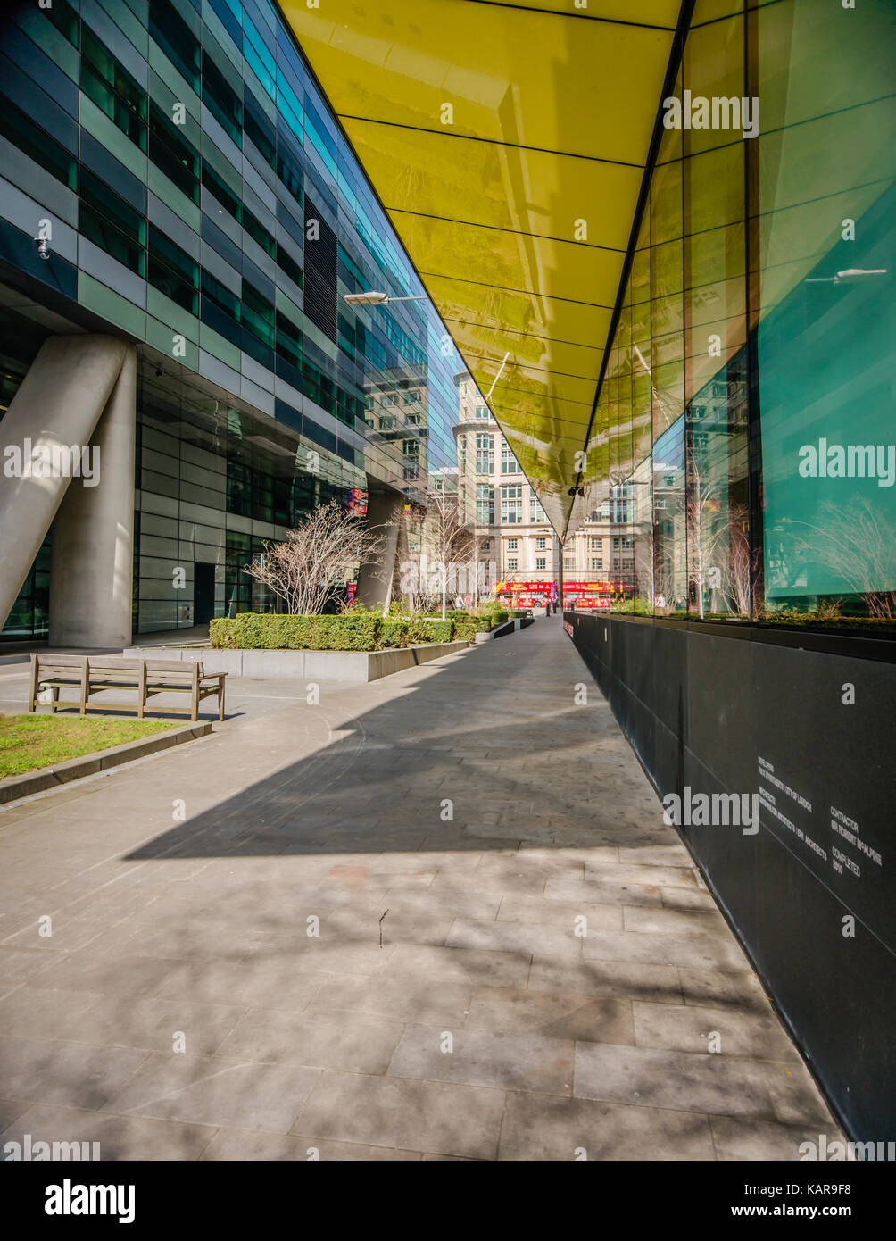 Riverbank house and london hi-res stock photography and images - Alamy