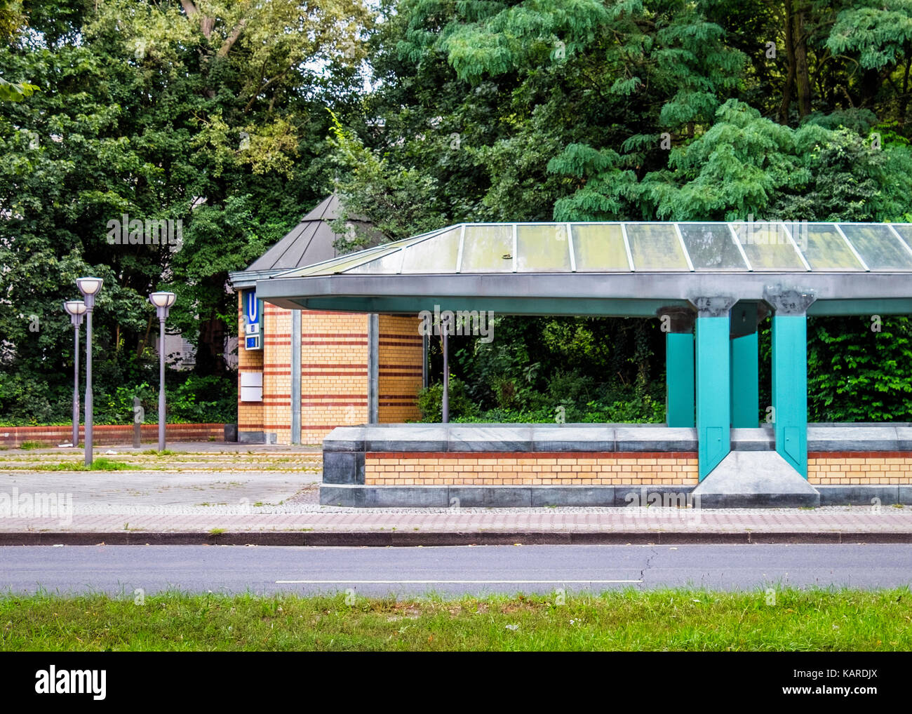 Karl-Bonhoeffer-Nervenklinik U-bahn station The Berlin U-Bahn ...